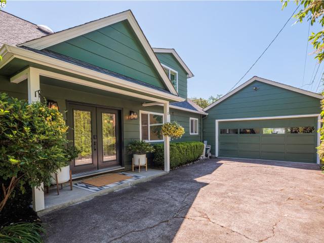 950 E 23RD AVE