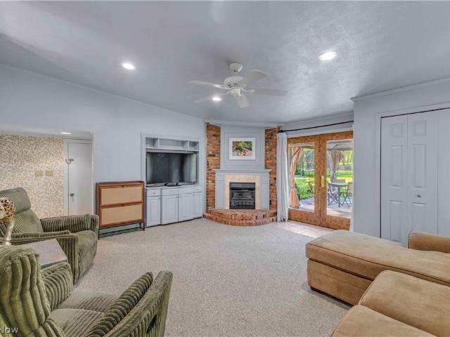 950 E Sprague Road