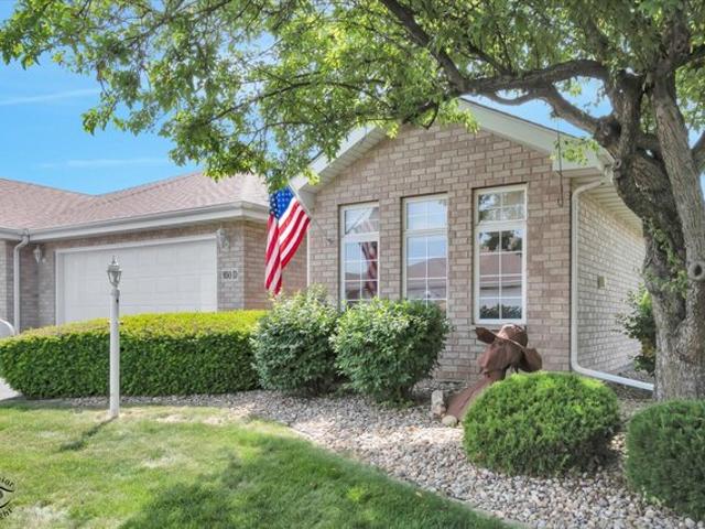 950 Easy St Unit D, Crown Point, IN 46307