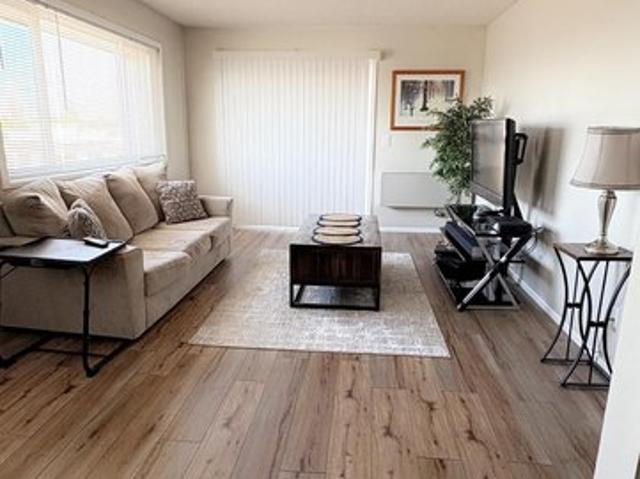 950 Evergreen Rd Apt 311, Woodburn, OR 97071