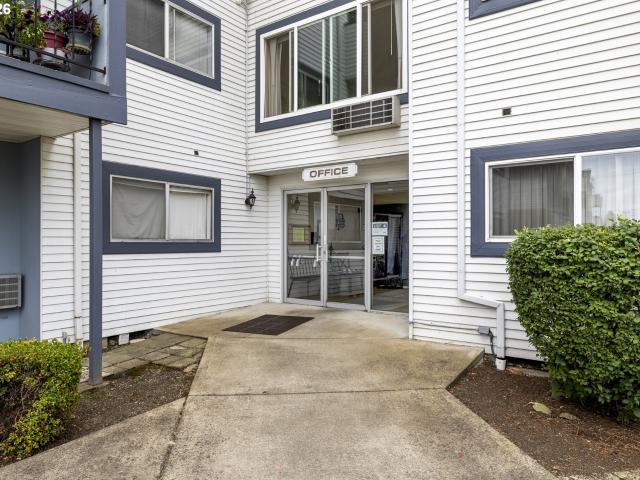 950 evergreen rd # 221
