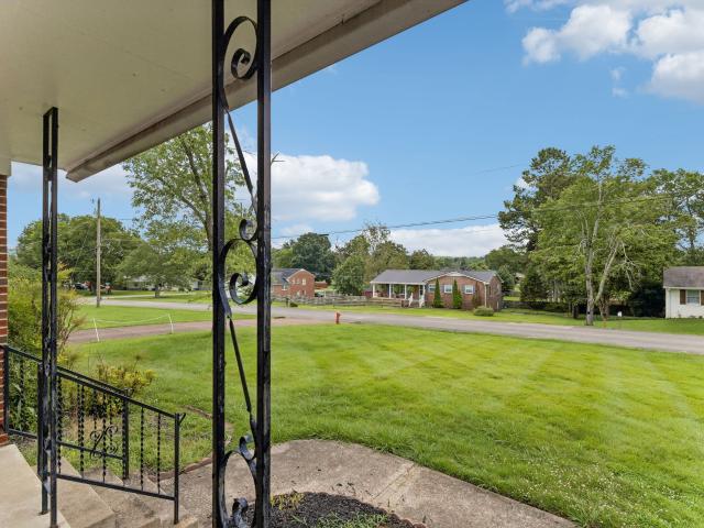 950 Fairlane Dr
