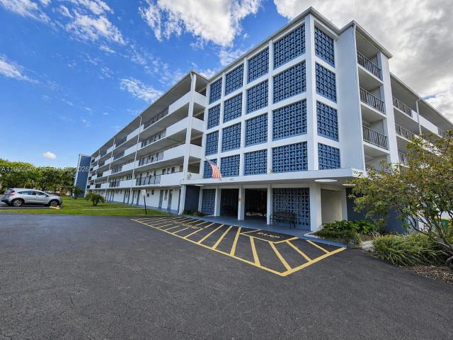 950 Hillcrest Dr, Unit 302, Hollywood, FL 33021 | MLS #A11999