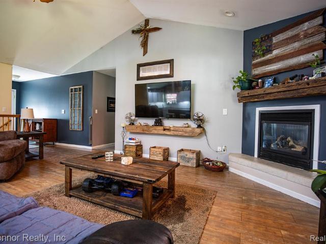 950 Hunter Court