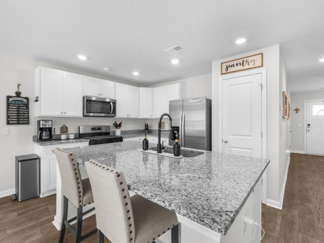 950 Long Bluff Road