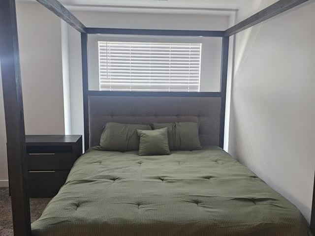 $950 MainSuite Fully Furnished Utilities Included