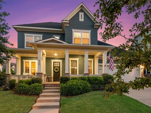 950 Mistletoe Dr, Lantana, TX 76226
