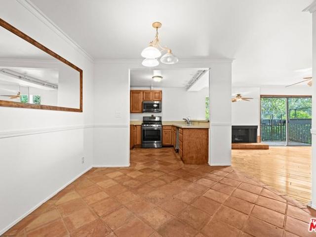 950 N Kings Rd Unit 144, West Hollywood, CA 90069