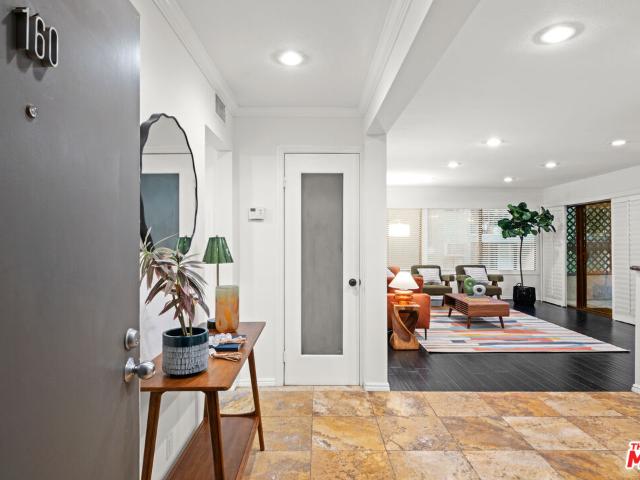 950 N Kings Rd, Unit 160, West Hollywood, CA 90069 | MLS #26651 | Compass