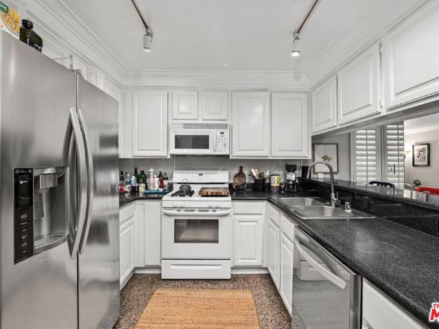950 N Kings Road 108