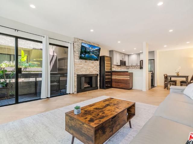 950 N Kings Road 216