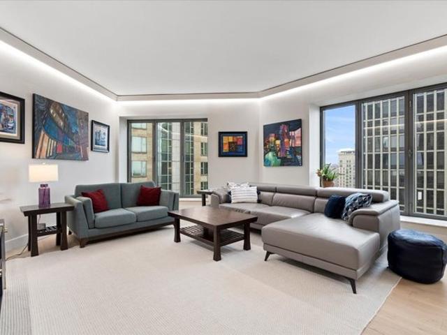 950 N Michigan Ave Apt 2804, Chicago, IL 60611