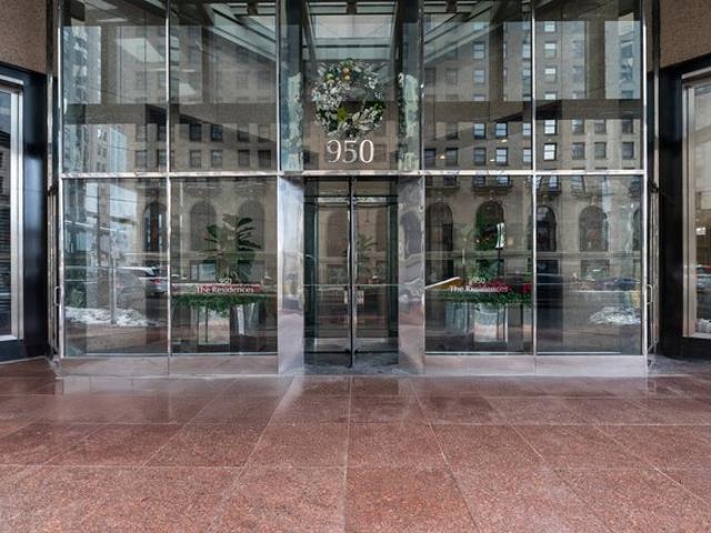 950 N Michigan Ave Apt 3704, Chicago, IL 60611
