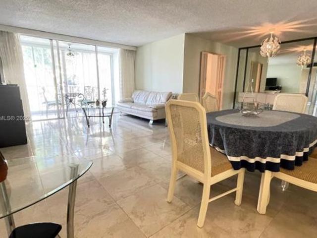 950 NE 199th St #2H Miami, FL 33179