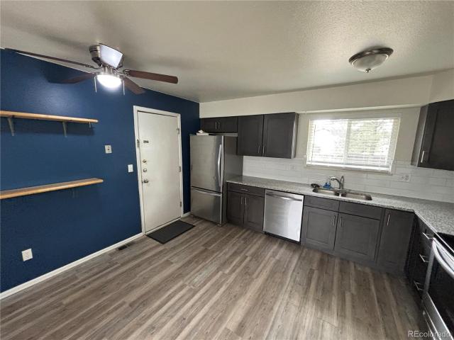 950 S Waco Way