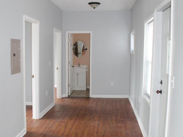 950 S Floyd St 202