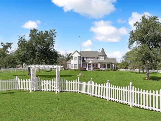 950 S Kenner Ave, Westwego, LA 70094 | MLS #2534 | Compass