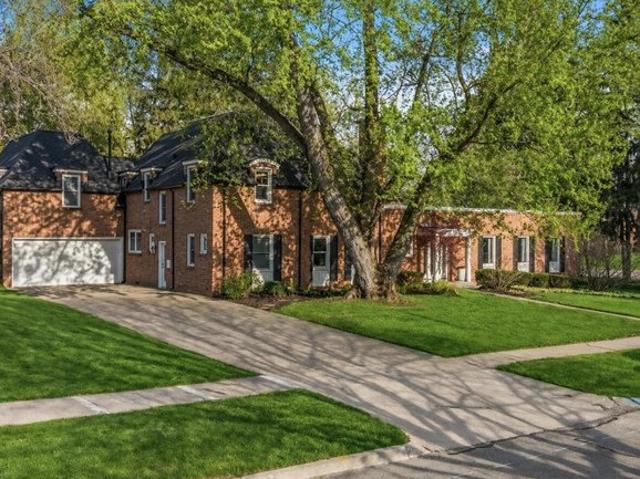 950 San Jose Dr SE, Grand Rapids, MI 49506