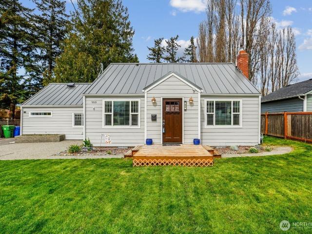 950 SE 4th Ave, Oak Harbor, WA 98277 | MLS #2502 | Compass