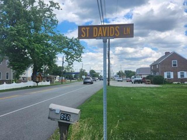 950 St Davids Ln, Norristown, PA 19403