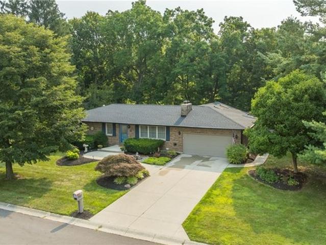 950 Suncrest Dr, Springfield, OH 45503