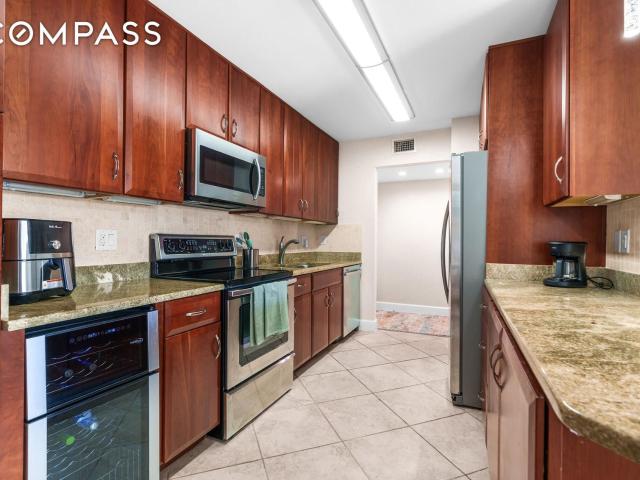 950 Ponce De Leon Rd 4030, Boca Raton, FL
