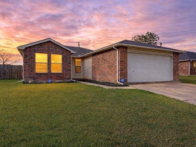 950 White Dove Dr, Arlington, TX 76017 | Compass