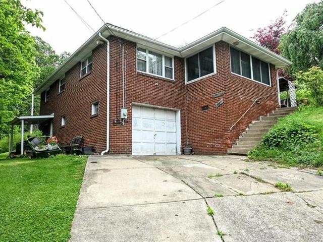 950 Tourman St, Coulters, PA 15028