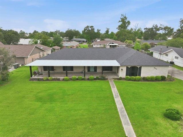 950 Terry Ln, Lake Charles, LA 70605