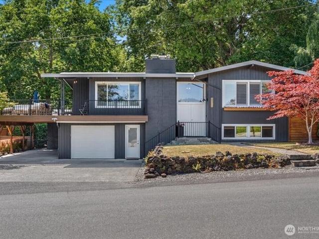 9514 Goodman Ave, Gig Harbor, WA 98332