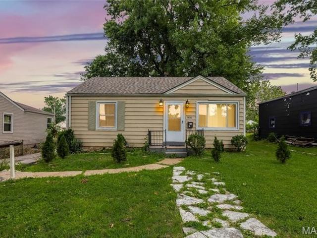 9515 Echo Ln, Saint Louis, MO 63114
