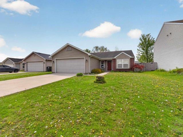 9516 Golden Oak Dr, Fort Wayne, IN 46835