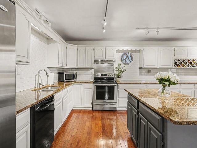 9516 Park Ave S, Bloomington, MN 55420 | MLS #7034 | Compass