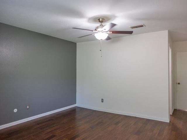 9517 Fondren Rd, Houston, TX 77074