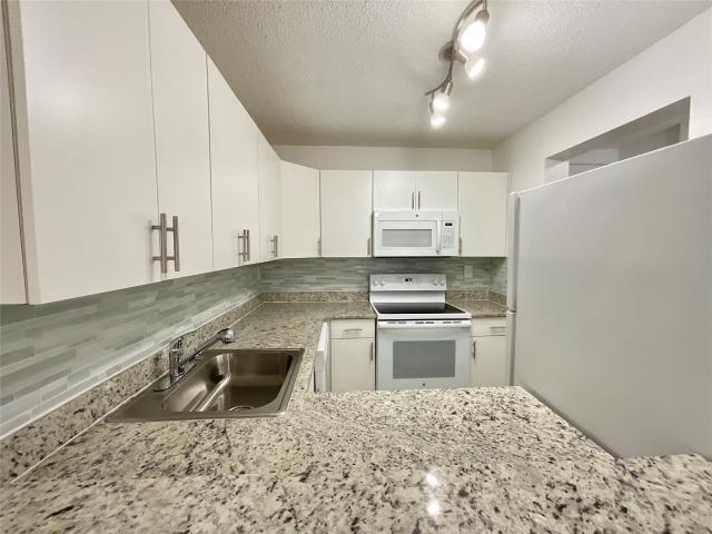 9517 Fontainebleau Blvd, Unit 631304, Miami, FL 33172 | MLS #B26021