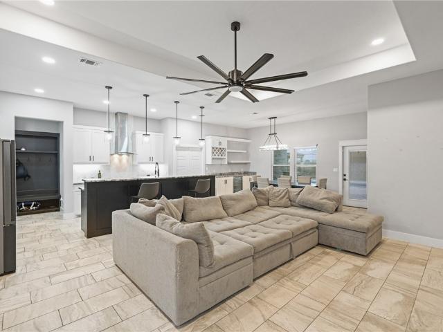 9518 Spanish Oak Drive