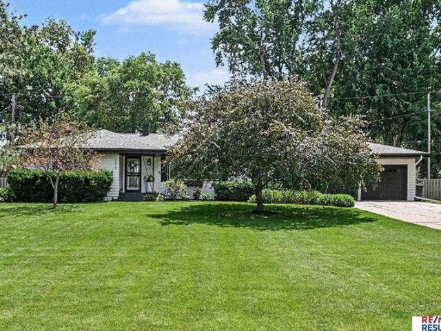 9519 Chicago St, Omaha, NE 68114