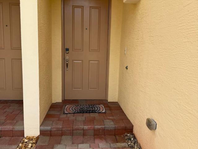 9519 SW Merlin Ct, Stuart, FL