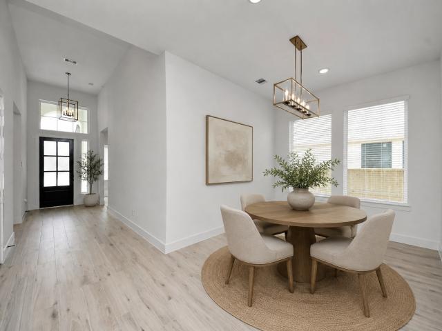 9510 Chateau Hill