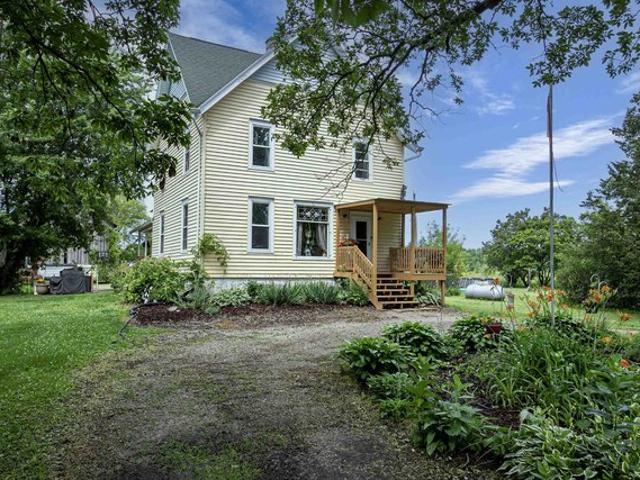 9511 Old Rd, Fremont, WI 54940