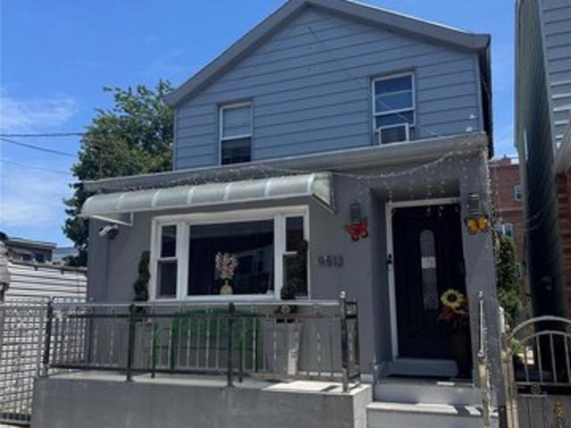 9513 85th St, Ozone Park, NY 11416