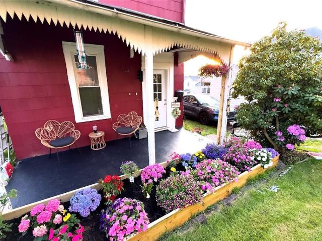 951 5th Ave, Freedom, PA 15042 | MLS #1747 | Compass