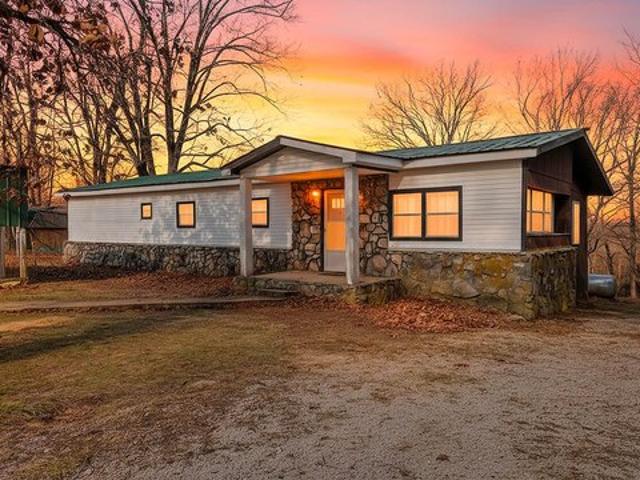 951 Aa Hwy, Alton, MO 65606