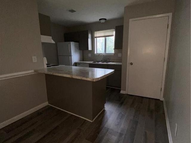 951 Applewood Lane
