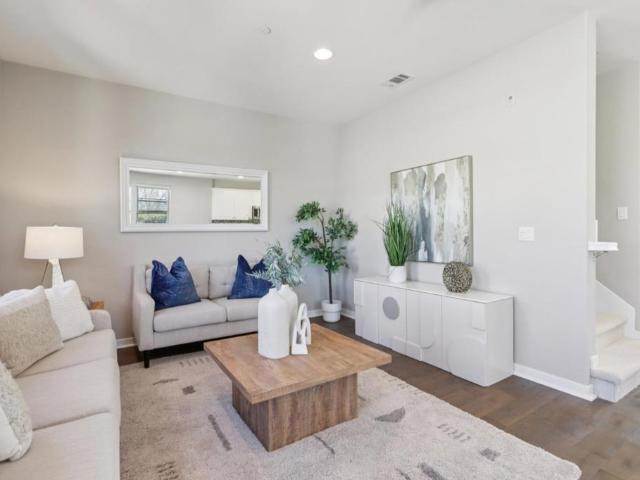 951 Arrowleaf Place