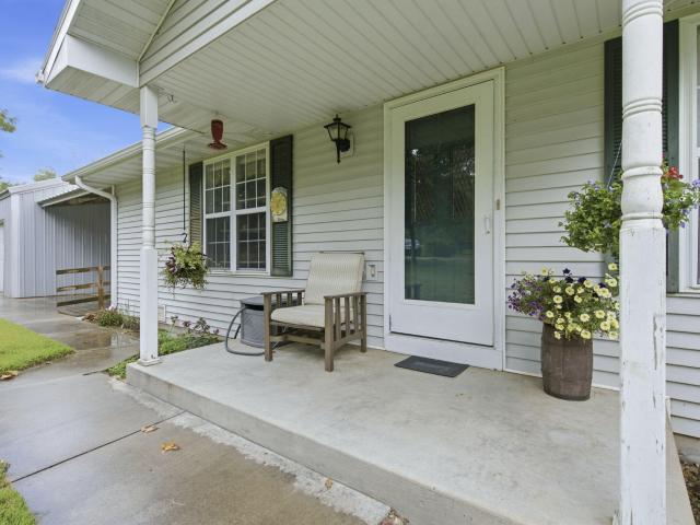 951 Goldfinch Road