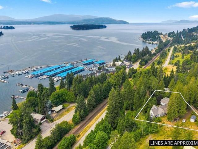 951 Lakeview Blvd, Hope, ID 83836