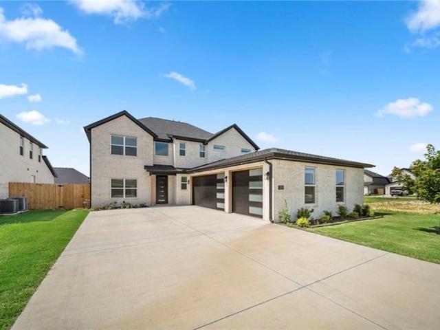 951 Moksha St, Centerton, AR 72719