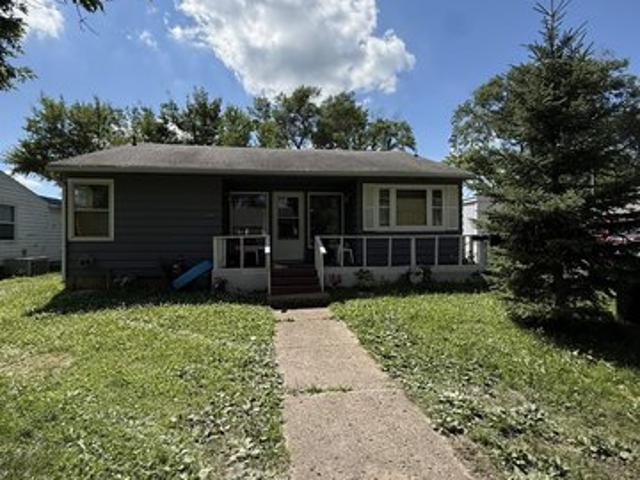 951 N 12th St, Estherville, IA 51334