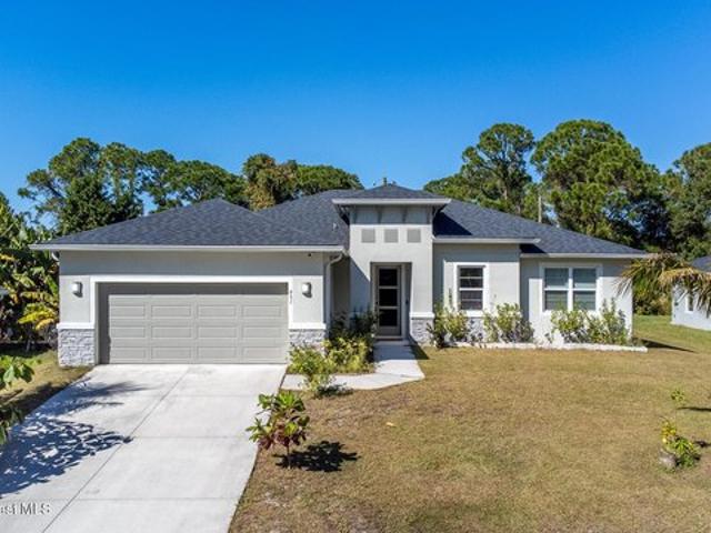 951 Sareta St SE, Palm Bay, FL 32909